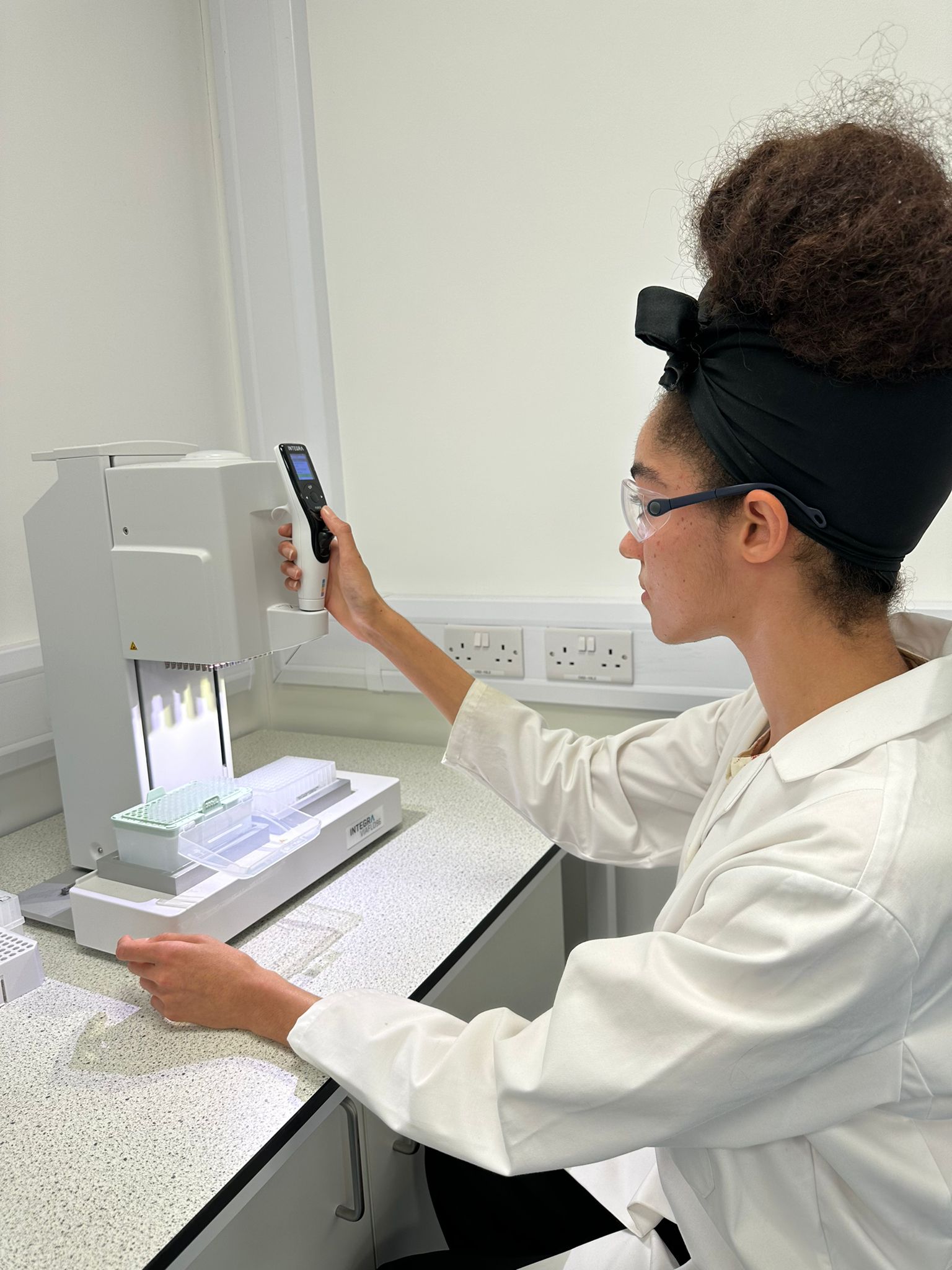 Productivité par une manipulation semi-automatisée des liquides | INTEGRA