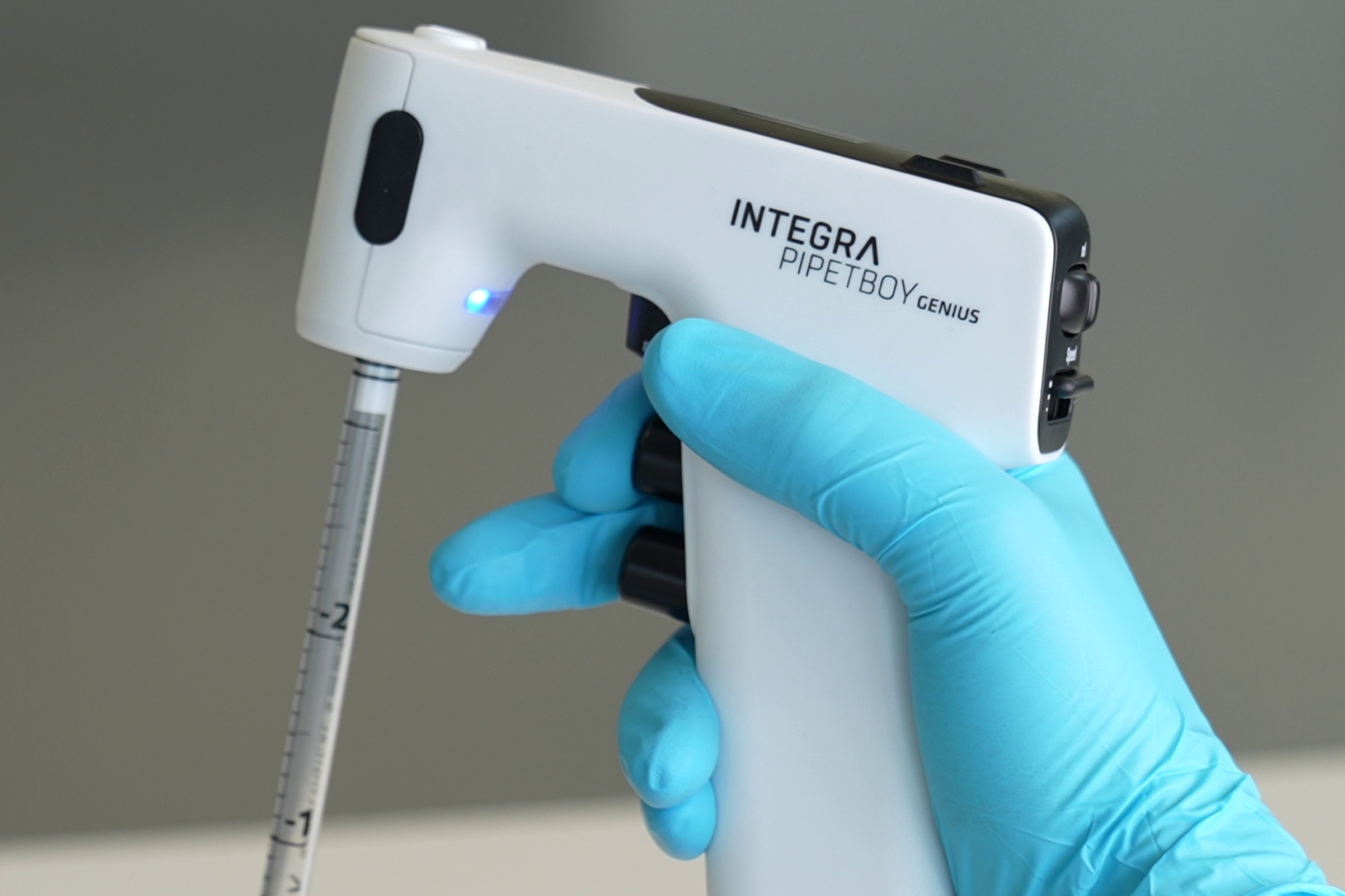 Efficient serological pipetting for novel cell therapies | INTEGRA