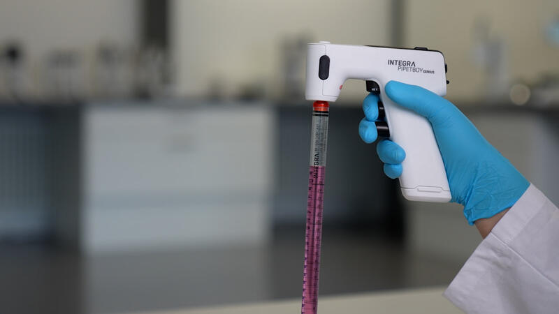 Our new pipet controller offers repeat dispensing | INTEGRA